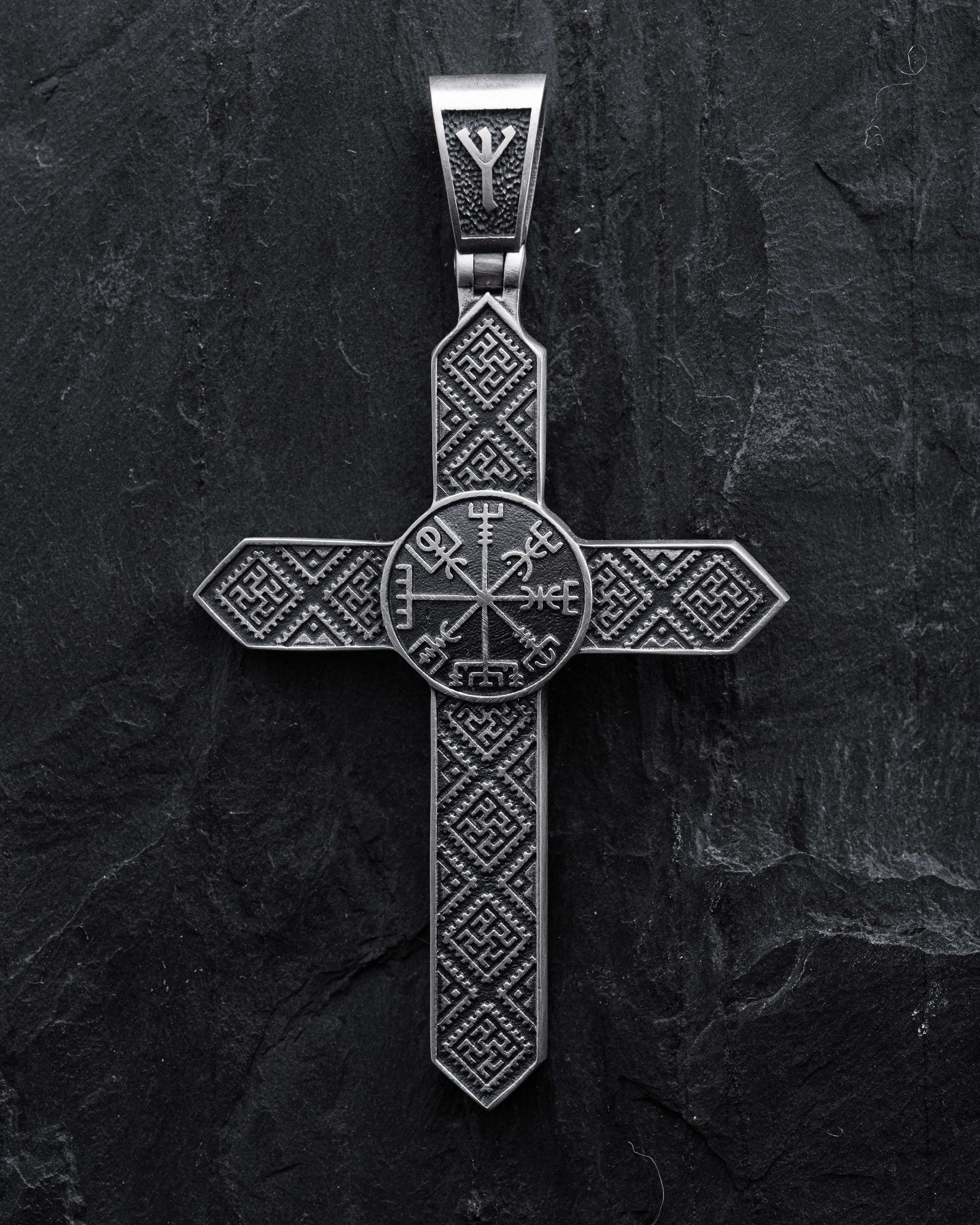 Srebrny krzyżyk VEGVISIR. WYSZYWANKA - SWAROGA. Cena 970 PLN. Kupuj w ...