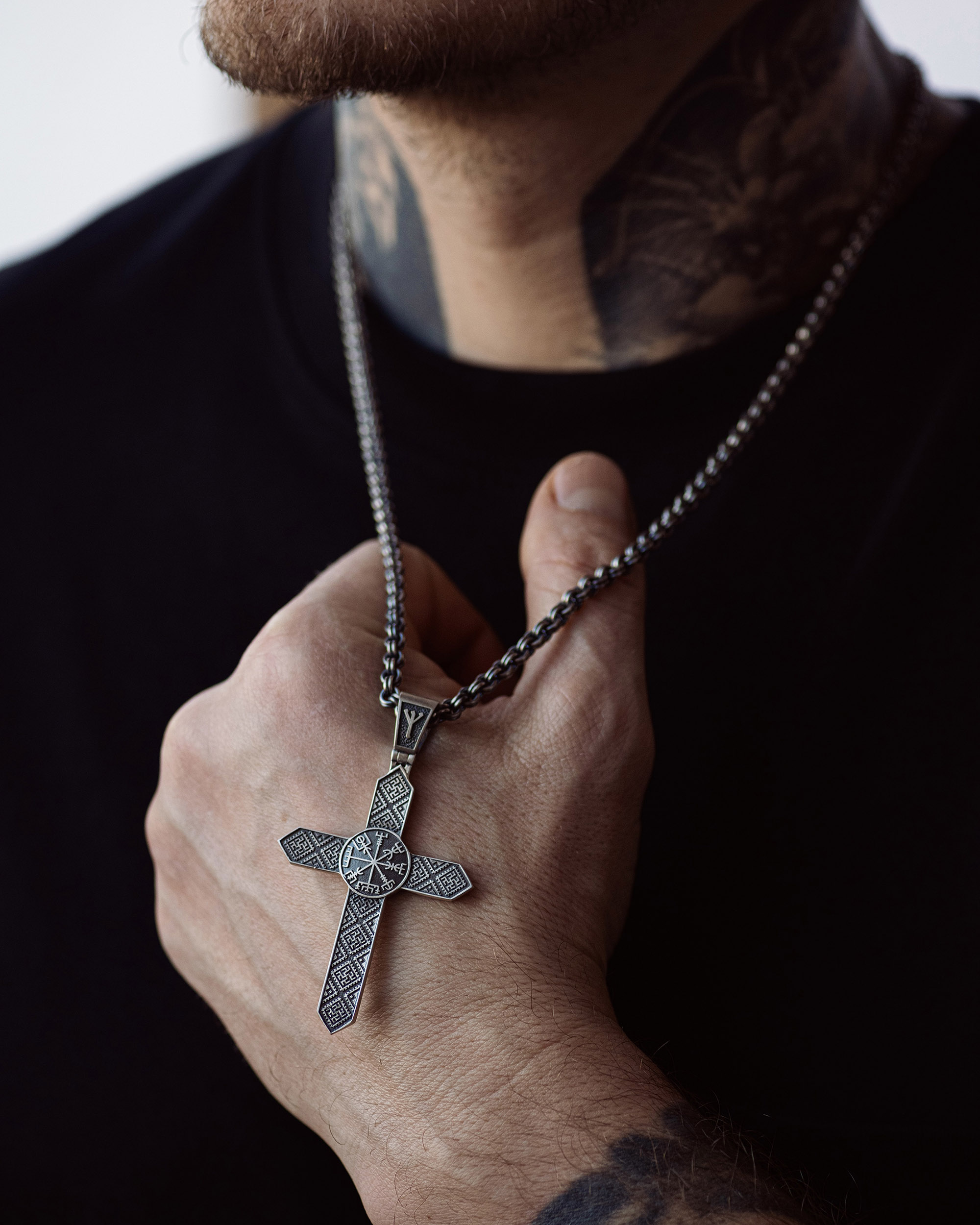 Srebrny krzyżyk VEGVISIR. WYSZYWANKA - SWAROGA. Cena 640 PLN. Kupuj w ...